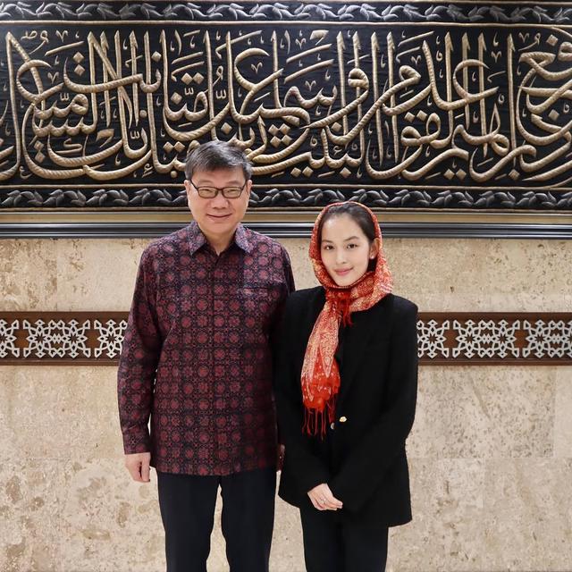 6 Potret Shanna Shannon Pertama Kali ke Masjid Istiqlal, Ikut Bukber ...
