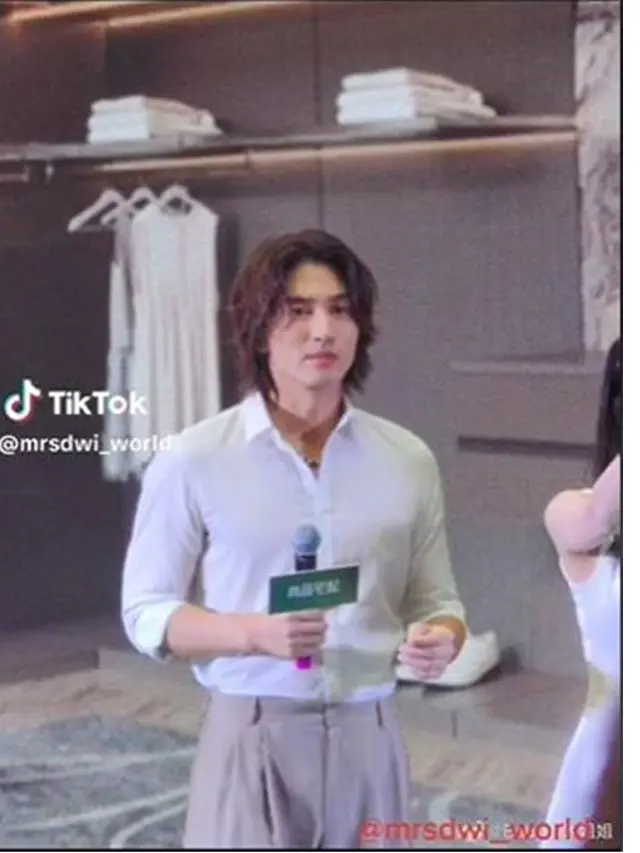 Kembali Jadi Sorotan, Ini 6 Potret Terbaru Jerry Yan yang Terlihat Tak Menua - Hot Liputan6.com