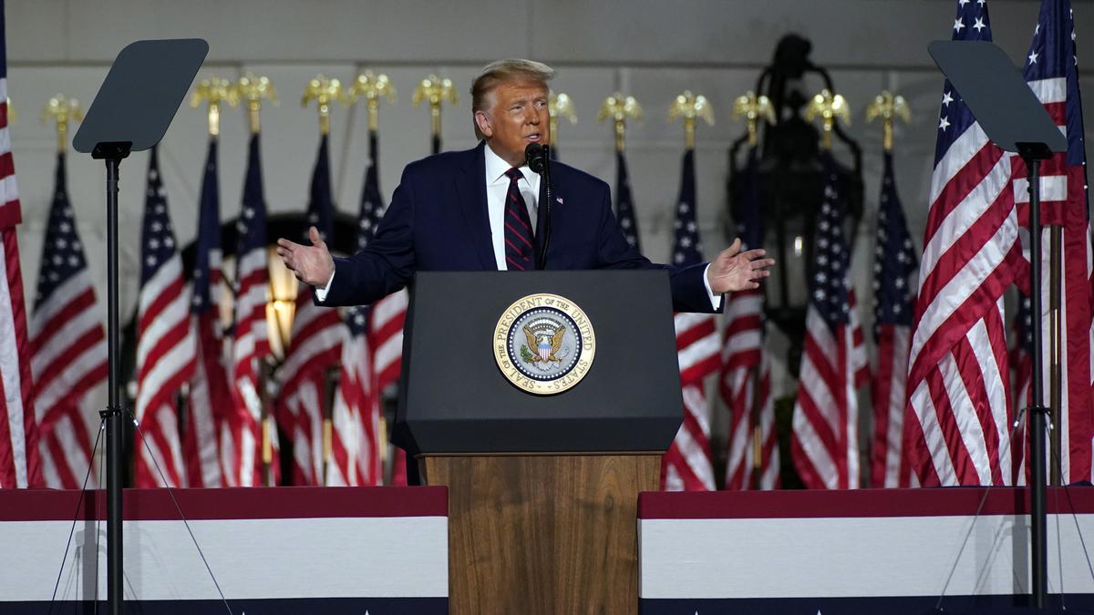 FOTO: Donald Trump Sampaikan Pidato di Konvensi Nasional Partai Republik