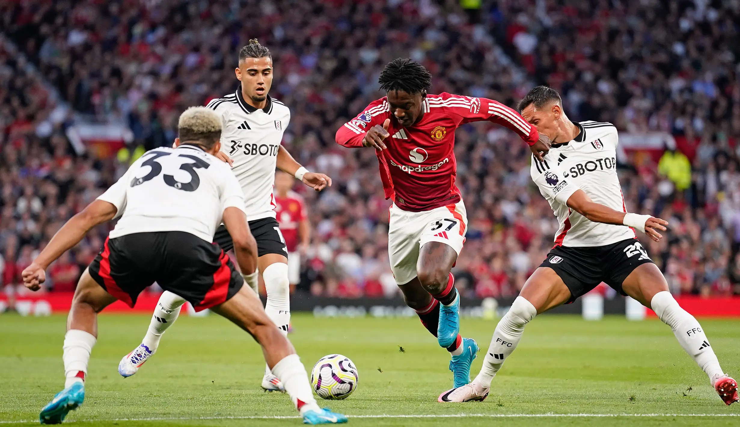 Cetak Debut Manis, Joshua Zirkzee Bawa Manchester United Menang atas Fulham - Foto Liputan6.com