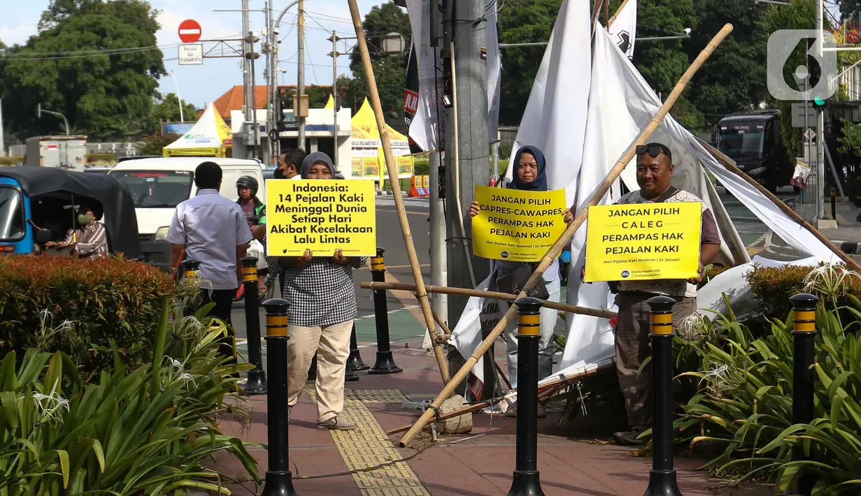 Potret Aktivis saat Peringati Hari Pejalan Kaki Nasional - Foto Liputan6.com