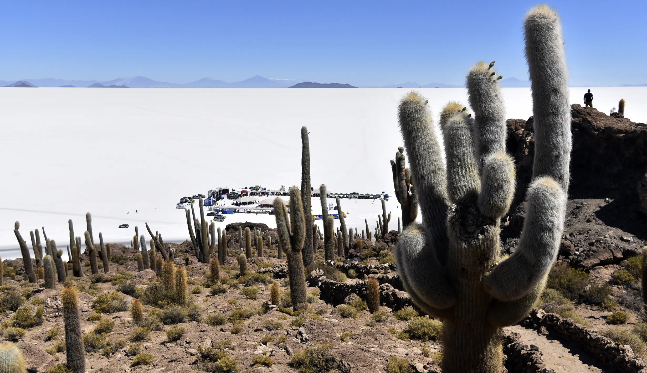 FOTO: Pesona Salar de Uyuni, Dataran Garam Terluas di Dunia - Foto ...