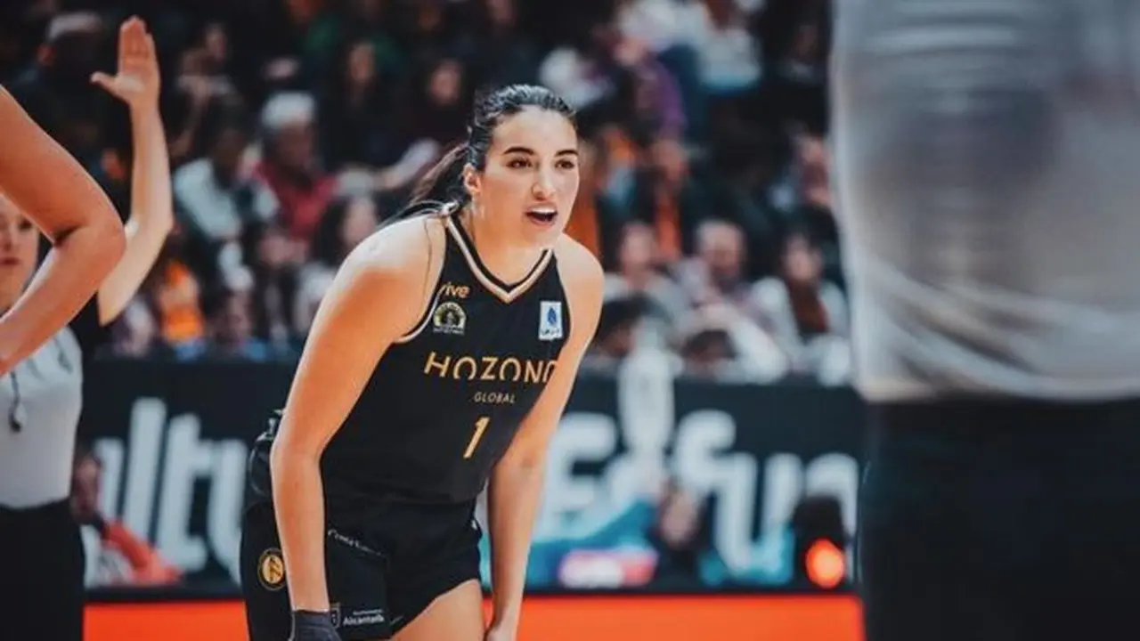 Mengenal Kekasih Sandy Walsh, Dikenal Sebagai Atlet Basket - Regional ...