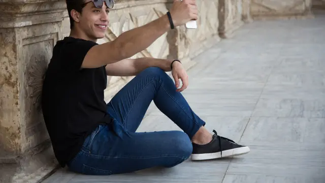 Padu Padan Celana Jeans dan Sepatu untuk Pria, Tampil Kasual Hingga Formal