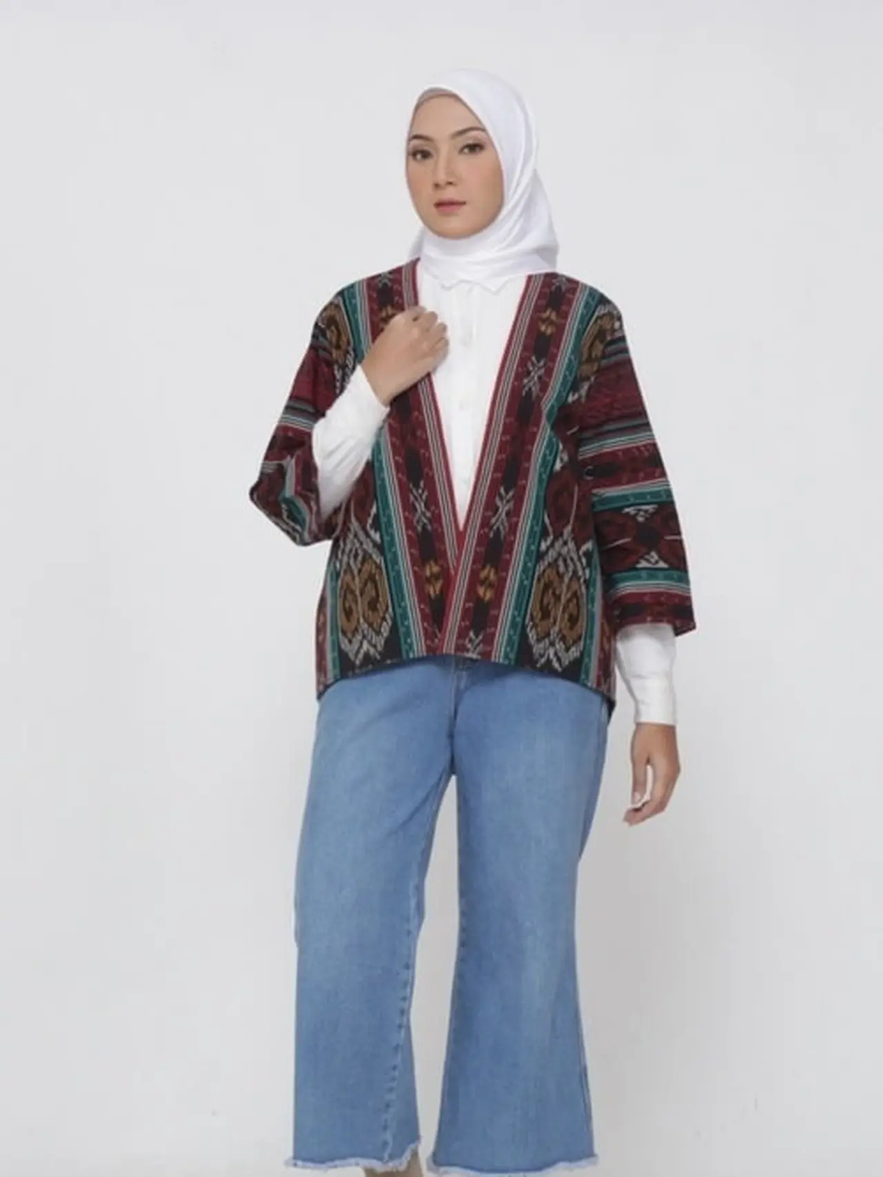 5 Model Outer Batik Terbaru April 2025, Inspirasi Cantik dan Tetap Trendi - Hot Liputan6.com