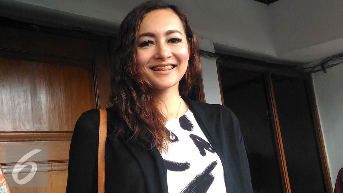 Mantan Suami Tak Suka Dewi Rezer Bisa Lihat Masa Depan