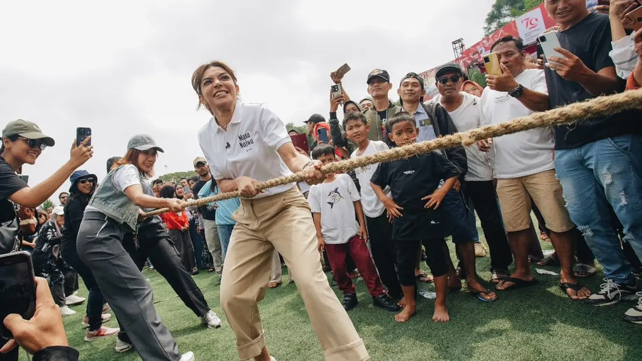 6 Potret Najwa Shihab Ikut Lomba 17 Agustus Tarik Tambang hingga Bakiak, Menang Kalah Tak ...