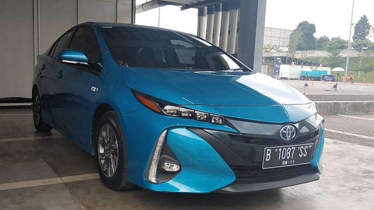 Toyota Prius PHEV Hadir Awal Tahun Depan, Harga di Bawah Rp1 Miliar ...