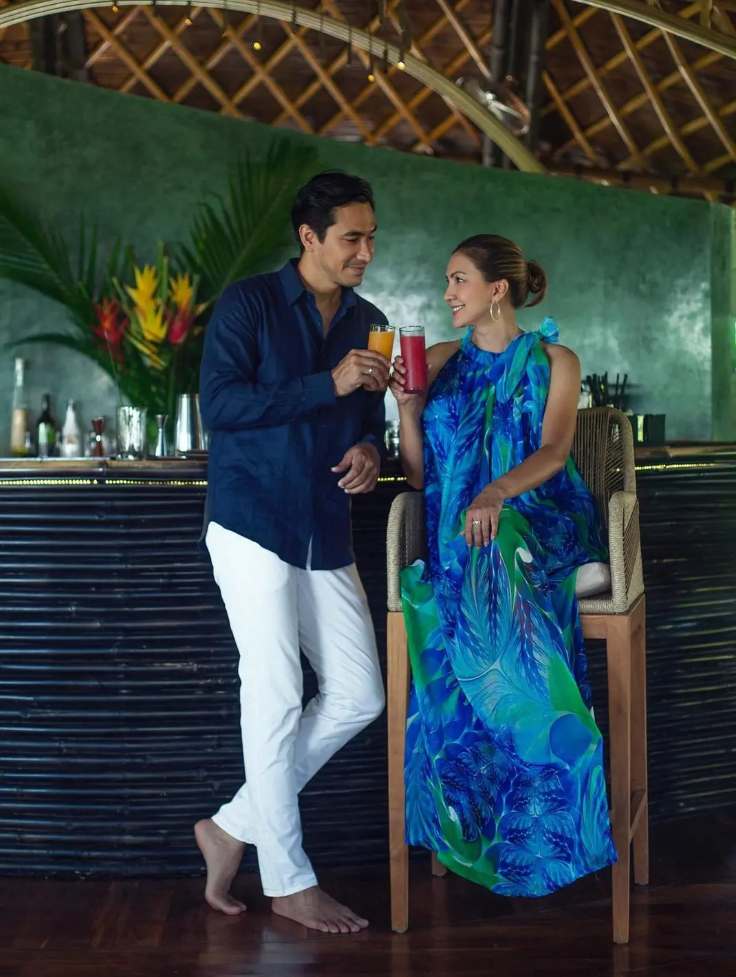 8 Potret Gaya Darius Sinathrya dan Donna Agnesia, Couple Goals yang ...