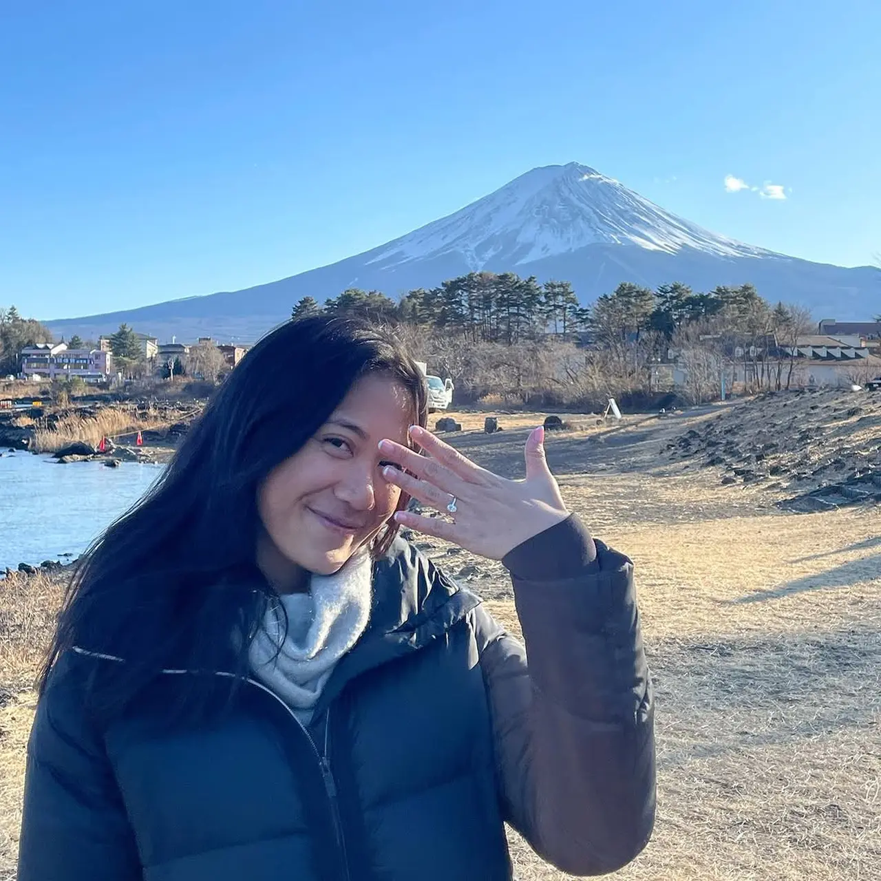 8 Potret Nadhif Basalamah Lamar Taska Amani Berlatar Gunung Fuji ...