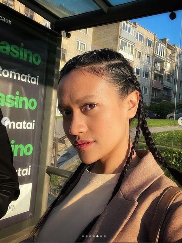 6 Potret Misha Johanna, Cucu Mendiang Suzzanna yang Kini Tinggal di Eropa