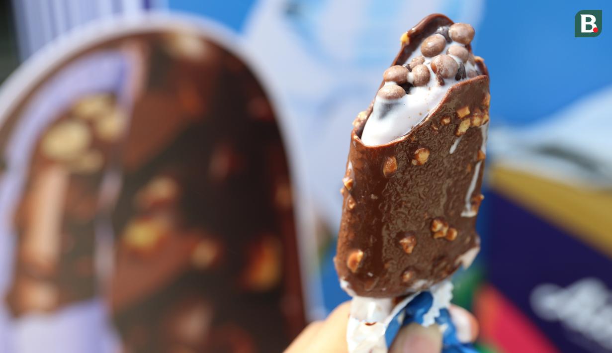 Foto: Menikmati Segarnya Es Krim Pilihan Lionel Messi, Aice Blueberry ...