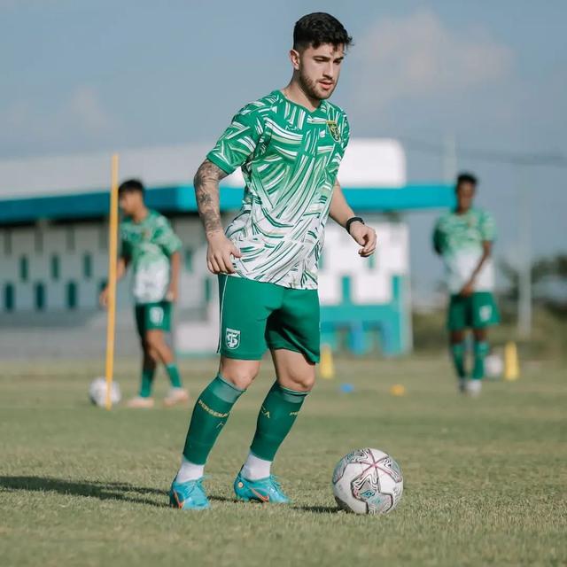 5 Potret Higor Vidal, Gelandang Baru Persebaya dari Brasil - Surabaya ...