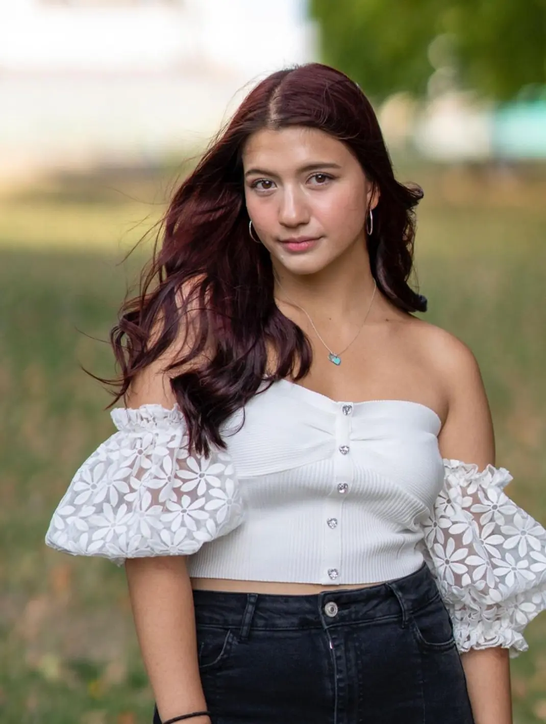Potret Terbaru Cassandra Lee di London, Cantik Pakai Blus Putih - Foto ...