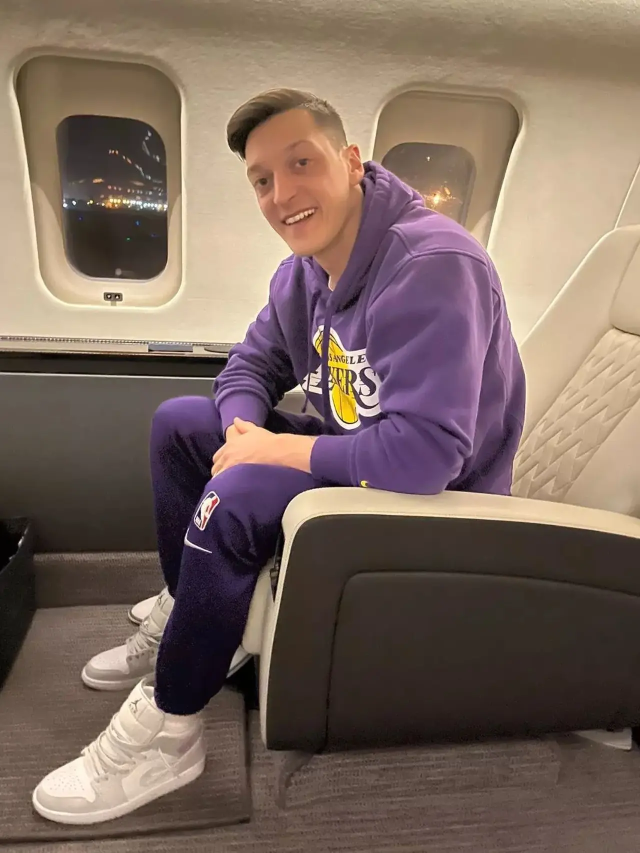 Mezul Ozil Tiba di Indonesia dengan Dijamu Kunyit Asam, Gado-Gado ...