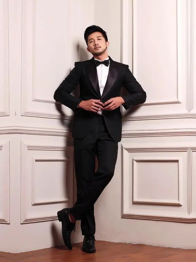 Rulyabii Margana, Penyanyi Baru yang Tampil di New York Fashion Week ...