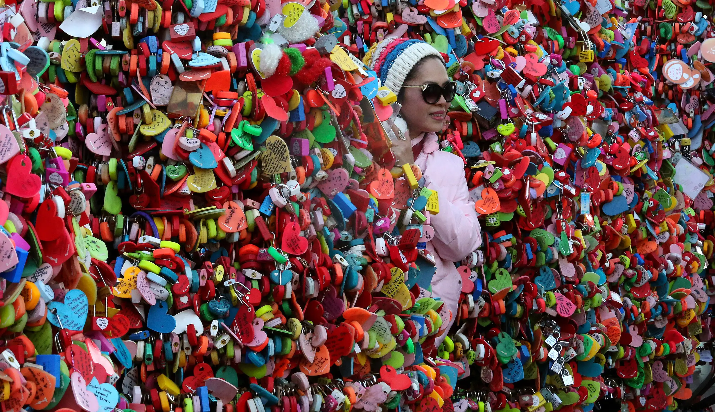 FOTO: Mengunci Rasa di Gembok Cinta Namsan Tower - Foto Liputan6.com