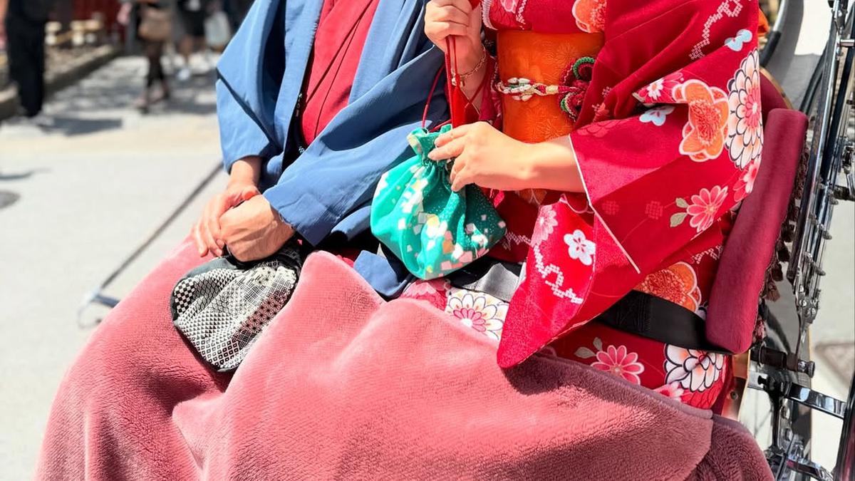 lihkan_sama_orang_Jepang..___kata_dia_aku_cocok_warna_merah___.Warna_Hoki