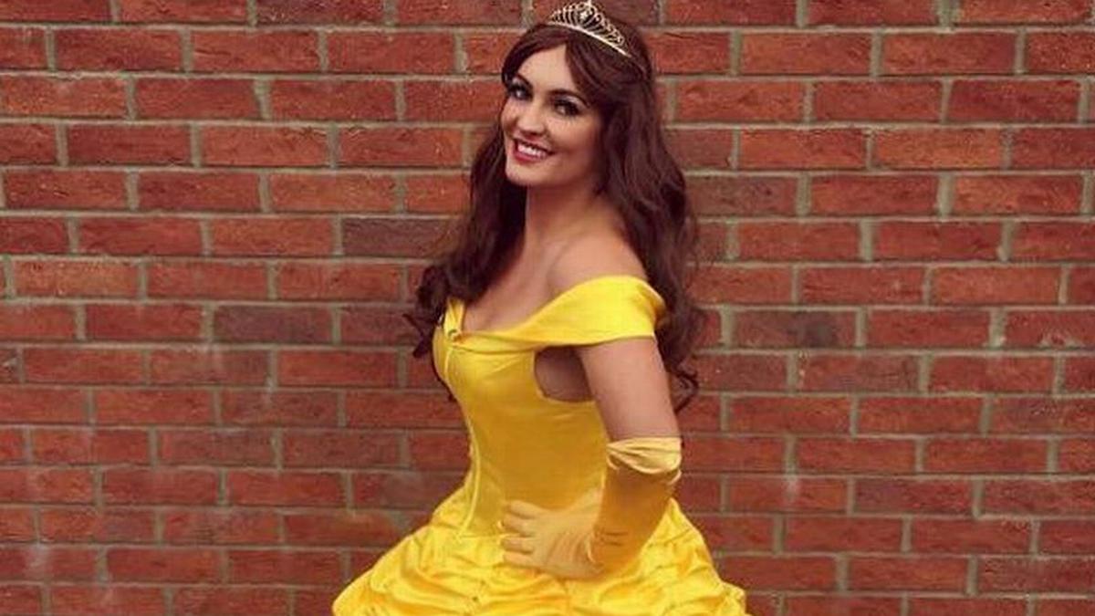 Cerita Ibu Empat Orang Anak yang Jadi Kaya dengan Menjadi Putri Disney