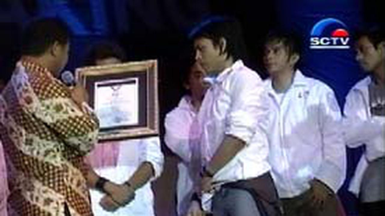 Peter Pan, Mencatat Rekor Konser Selama 24 Jam