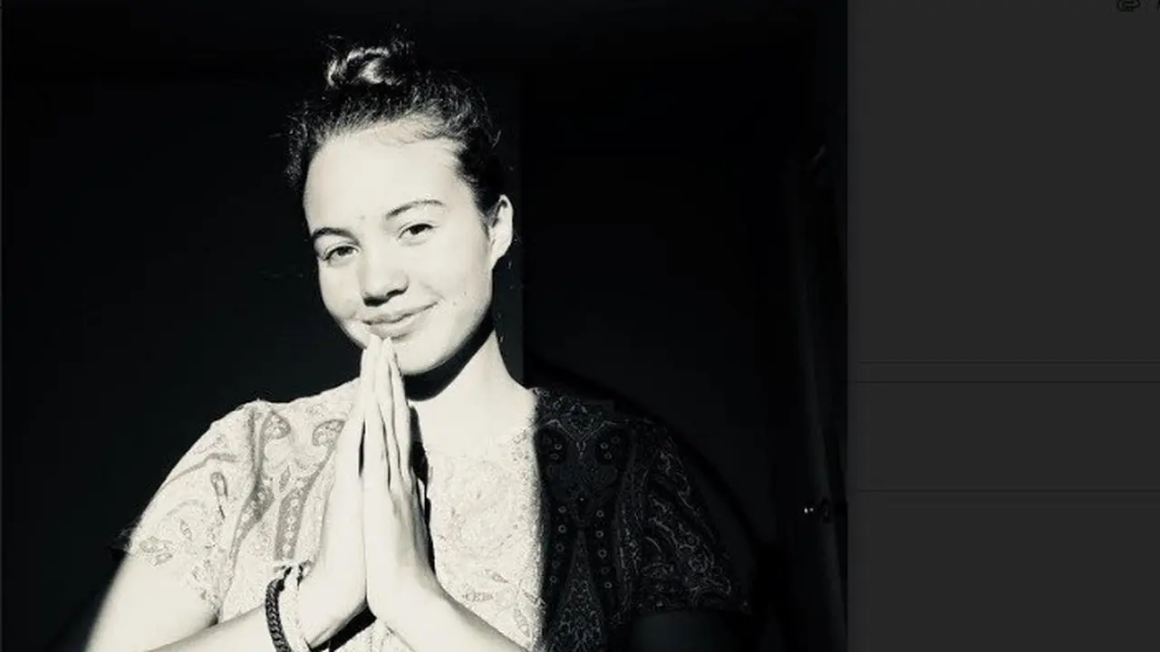 Ucapkan Selamat Idulfitri, Begini Gaya Si Cantik Portia Louise Fischer ...