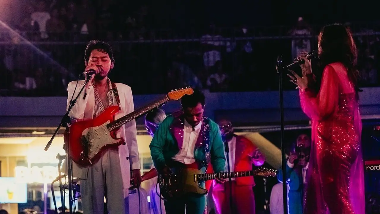 Intip Style Berpakaian Penyanyi Tanah Air Saat Mengisi Showcase Danilla ...