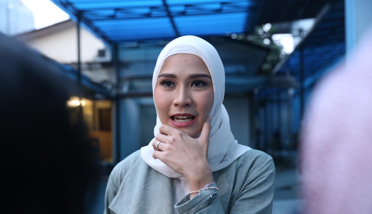 Zaskia Adya Mecca Rasakan Lucu Hamil Anak Keempat - Photo Fimela.com