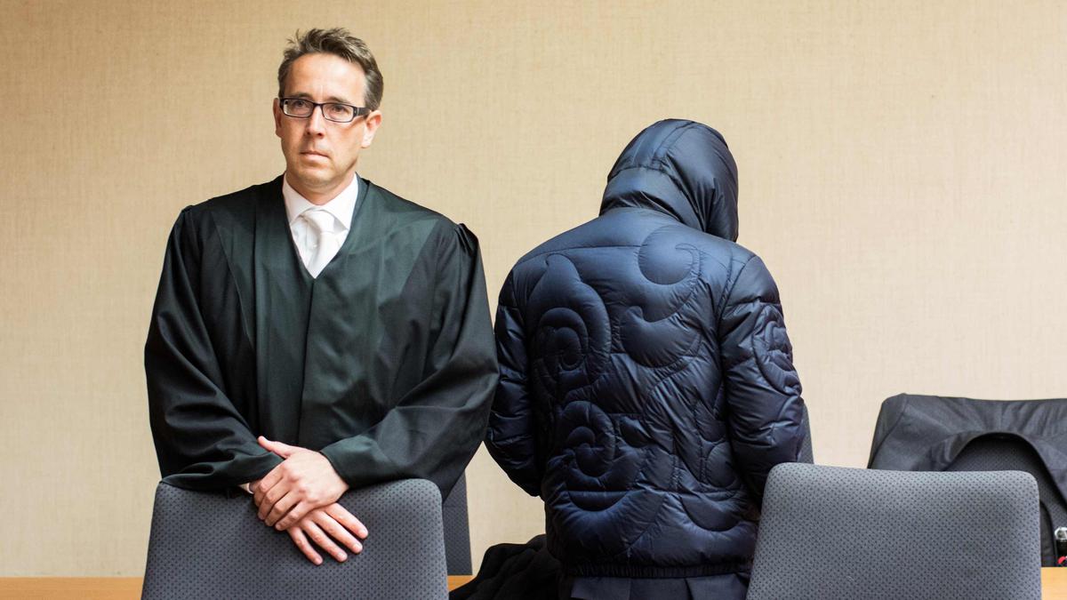 PHOTO: Gelapkan Pajak, James Bond dari Jerman Dihukum 2 Tahun Penjara ...