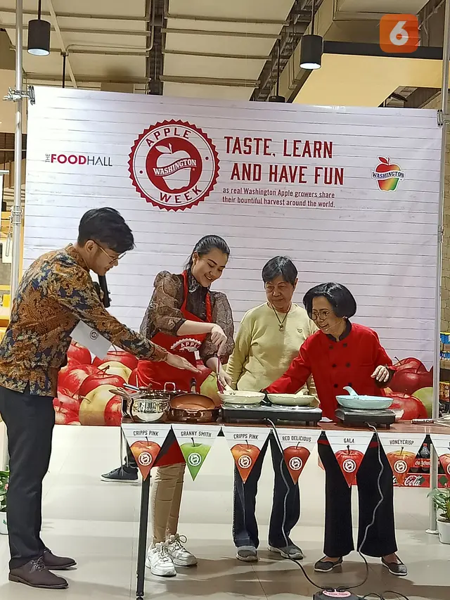 Aaliyah Massaid Diomeli Chef Sisca Saat Masak Kulit Dadar Gulung ...