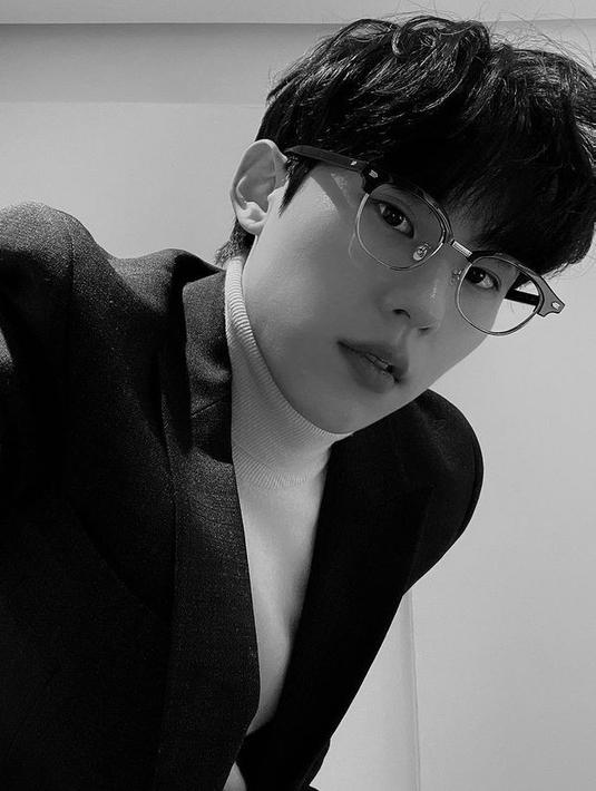 Potret Kim Sung Cheol dengan Pesona yang Manis, Gantikan Yoo Ah In di ...