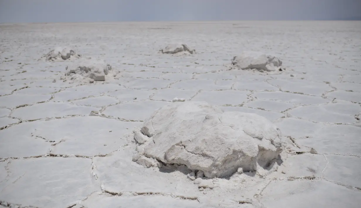 FOTO: Potret Salar de Uyuni, Dataran Garam Terluas di Dunia - Foto ...