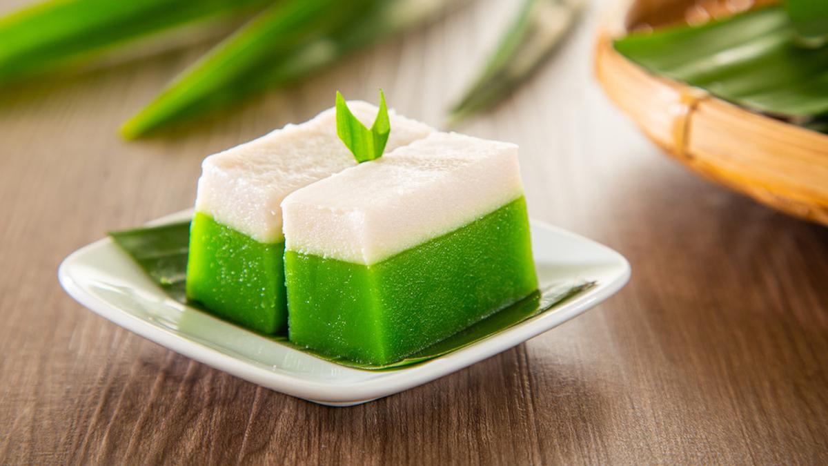 Resep Kue Talam Pandan Santan Kukus - Food Fimela.com