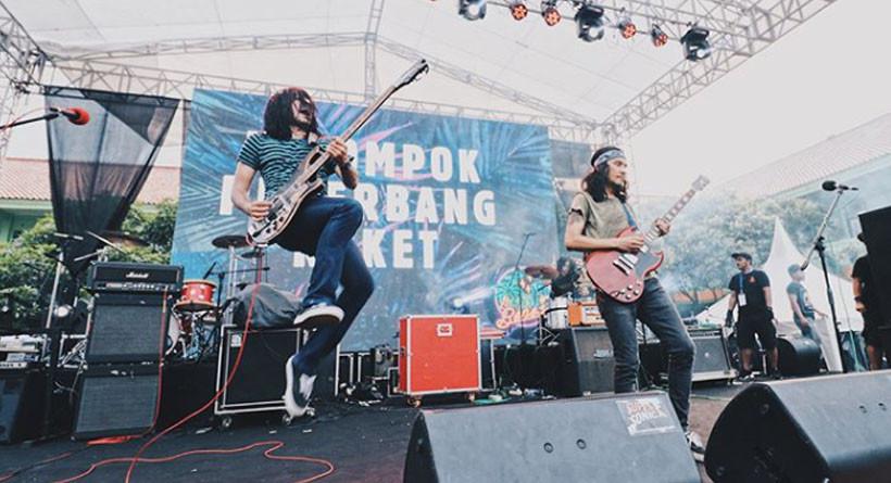 Kelompok Penerbang Roket Janji Tampil Beda di Konser GKJ - ShowBiz ...