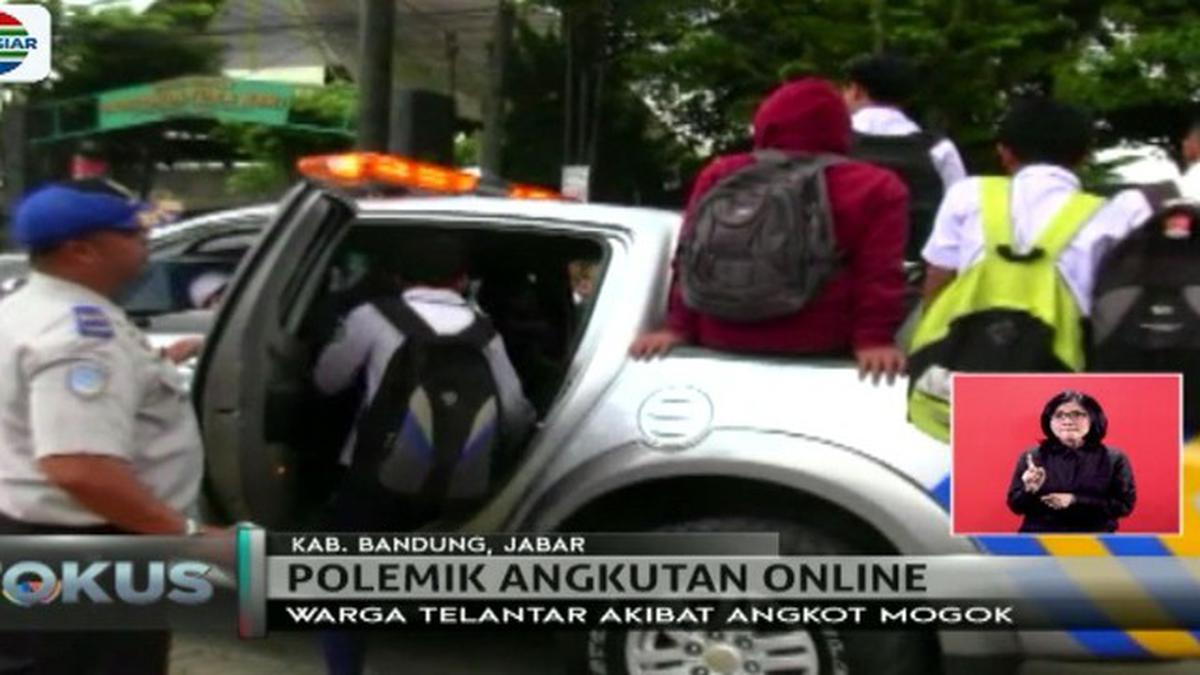 Sopir Angkot Bandung Protes Transportasi Online, Para Penumpang ...