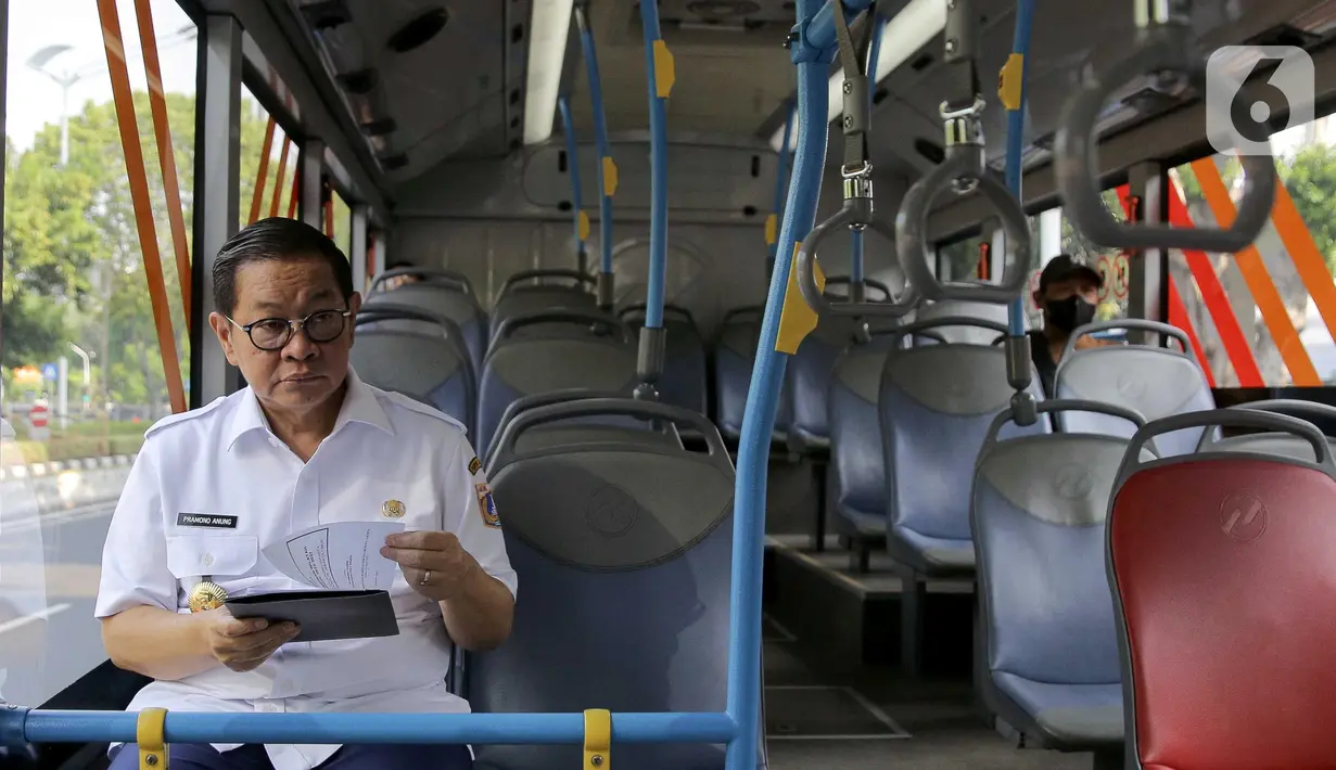 Rabu Pertama Kebijakan ASN Jakarta Gunakan Transportasi Umum, Pramono Anung Beri Contoh - Foto ...