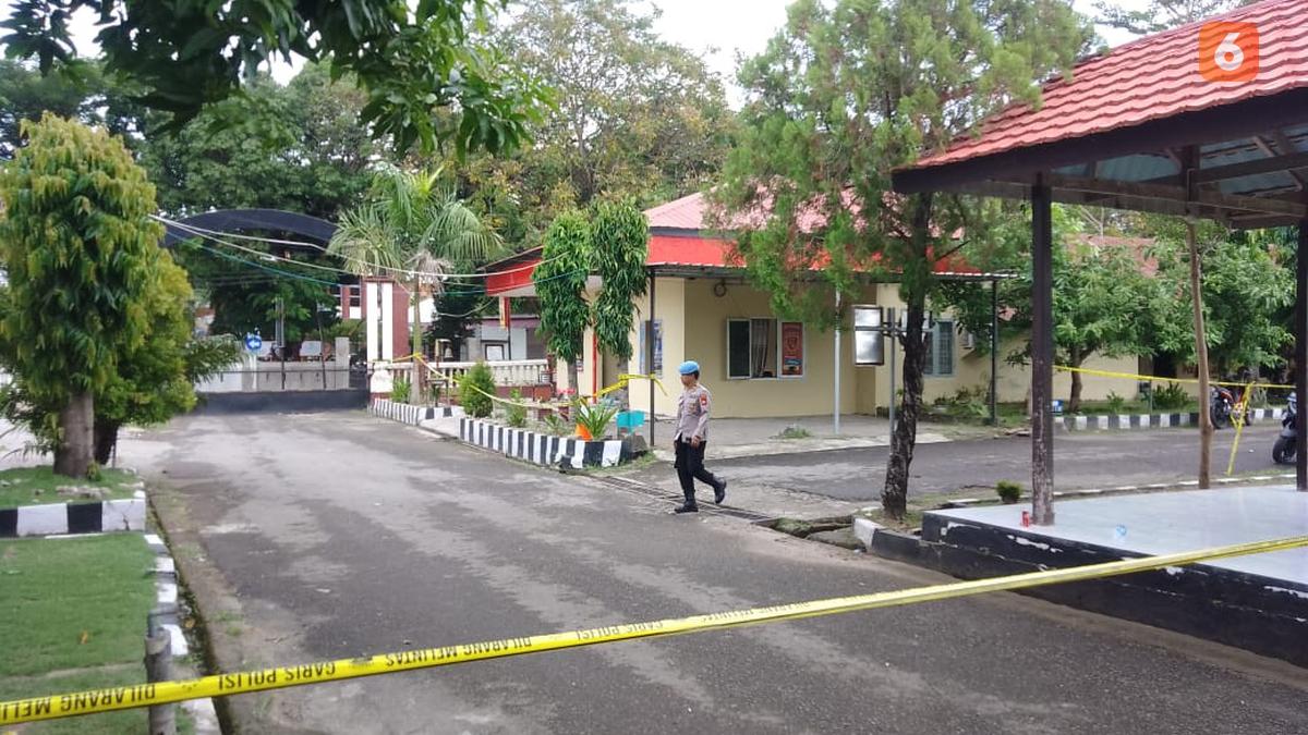 Markas Polres Jeneponto Diserang Otk Seorang Polisi Tertembak Di Perut