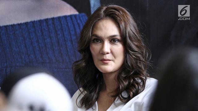 Tangisan Luna Maya Saat Minta Maaf pada Orangtua Reino Barack - ShowBiz Liputan6.com