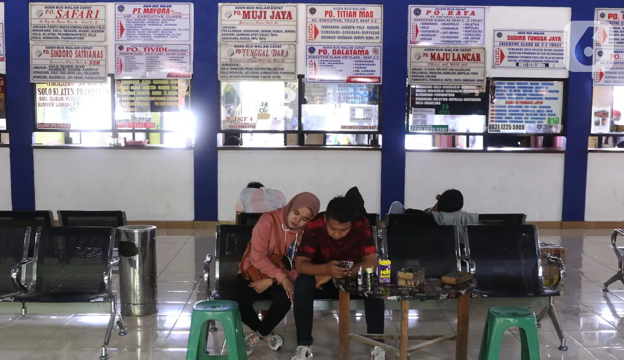 FOTO: Aktivitas Terminal Poris Pelawad Kembali Ramai - Foto Liputan6.com