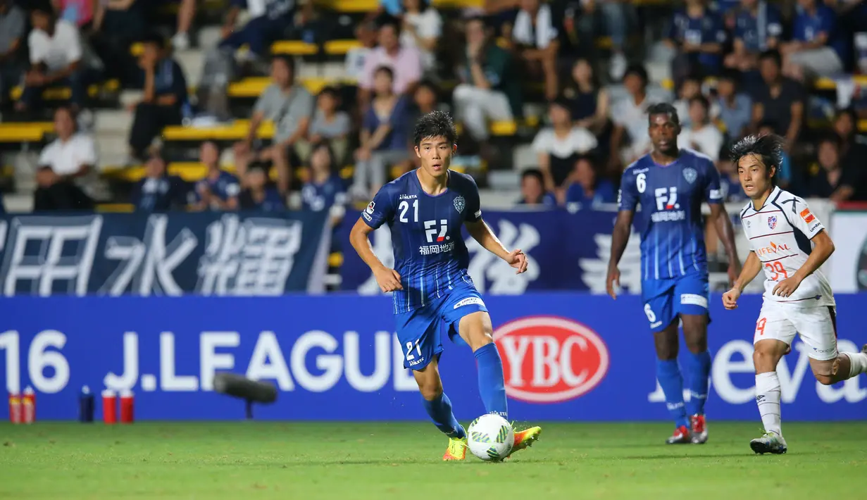 Foto: Takehiro Tomiyasu, Alumnus J.League yang Menjelma Jadi Bek Hebat ...
