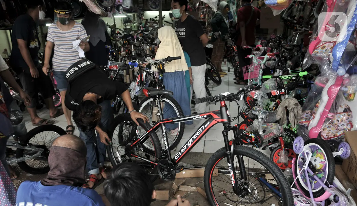 FOTO: Penjualan Sepeda Laris Manis Imbas Pandemi Covid-19 - Foto ...