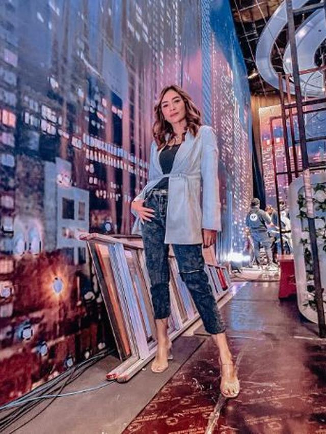 7 Potret Masayu Anastasia Masih Cantik Dan Stylish Di Usia 38 Tahun
