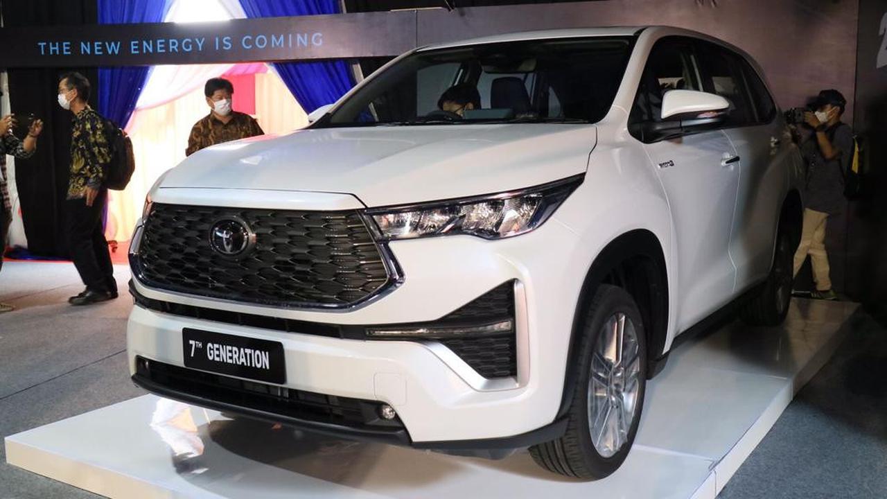 Toyota Kijang Innova Zenix: Update Harga Baru di 2025, Komparasi Fitur ...