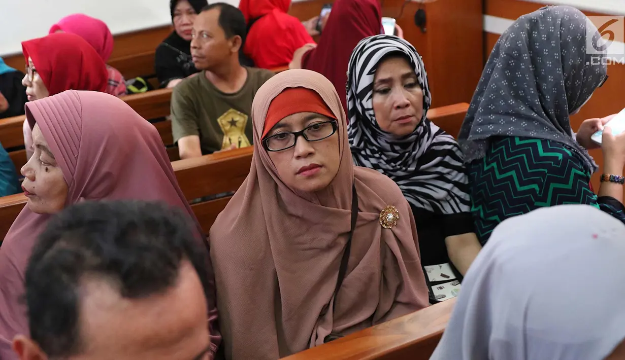 FOTO: Tiga Bos First Travel Jalani Sidang Perdana di PN Depok - Foto ...