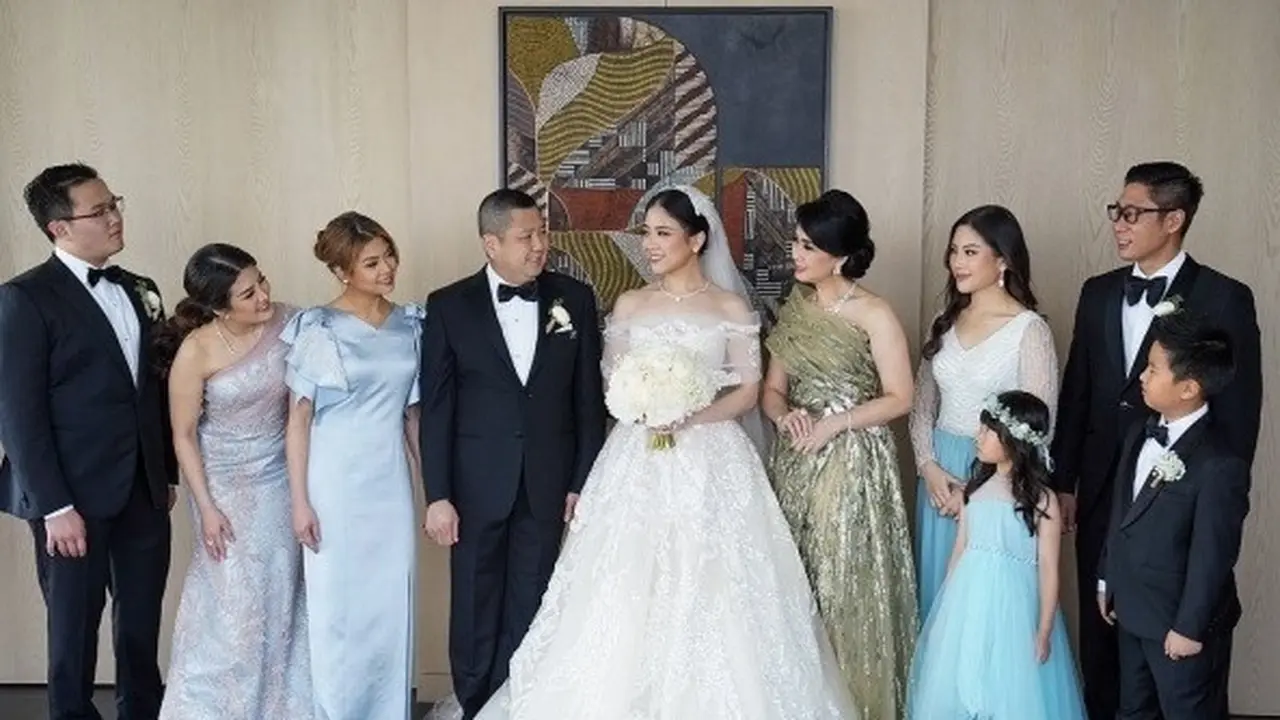 Dihadiri Presiden Jokowi, Ini Potret Pernikahan Dua Anak Bos TV Jessica ...