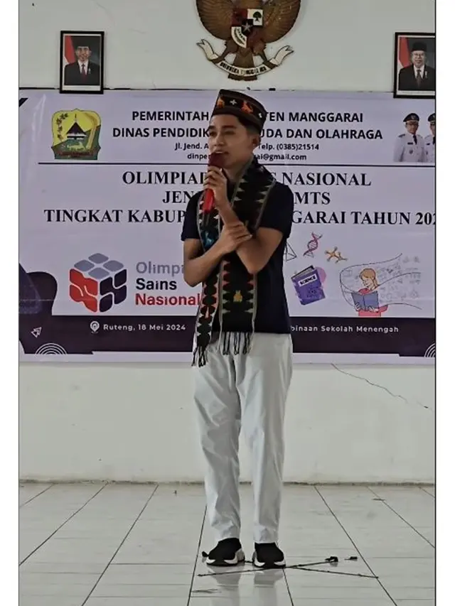 8 Potret Kegiatan Betrand Peto di Kampung Halaman NTT, Mancing hingga Main Bola - Hot Liputan6.com