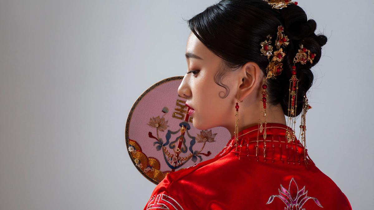 4 Trik Penataan Rambut untuk Maksimalkan Gaya Cheongsam di Momen Imlek