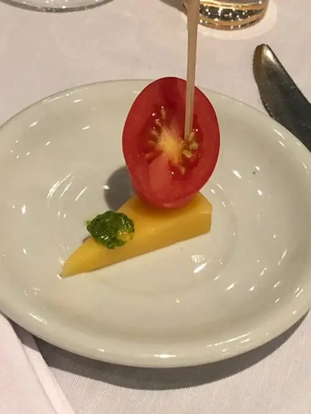 10 Potret Nyeleneh Penyajian Makanan di Restoran Ini Bikin Geleng ...