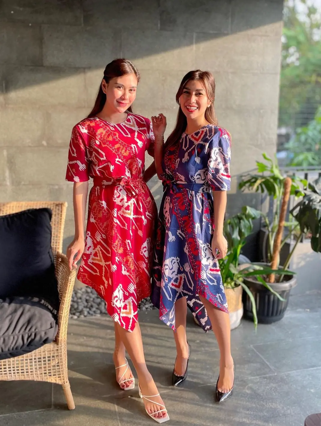 8 Gaya Kompak Dua Adik Raffi Ahmad Syahnaz Sadiqah dan Nisya Ahmad ...