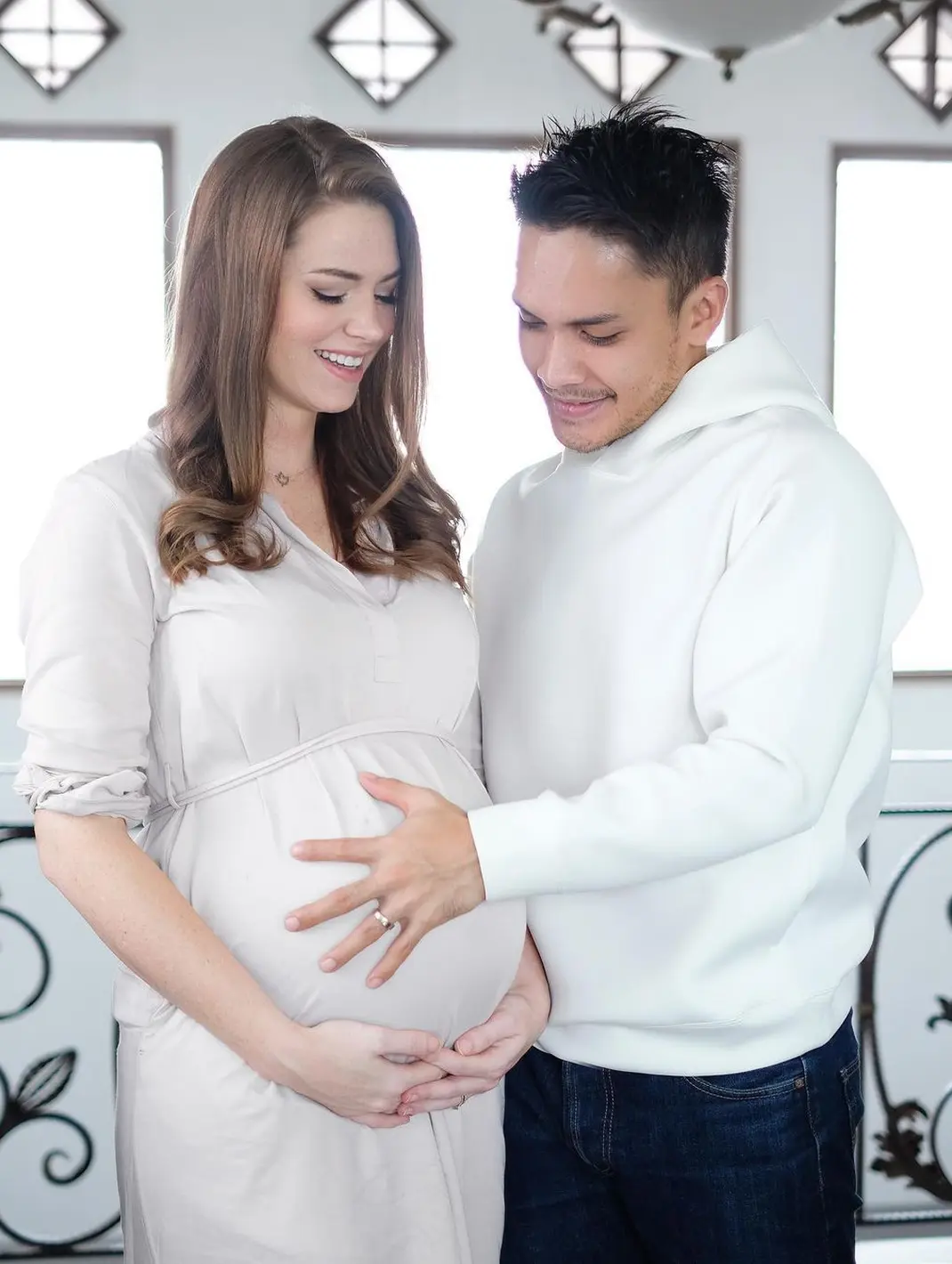 6 Potret Randy Pangalila dan Istri Bule Cantik, Makin Mesra setelah ...