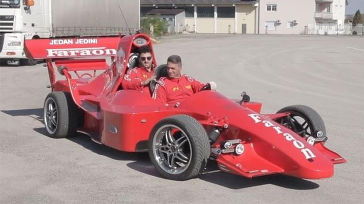 Keren, Pria Ini Buat Mobil F1 Khusus Jalan Raya